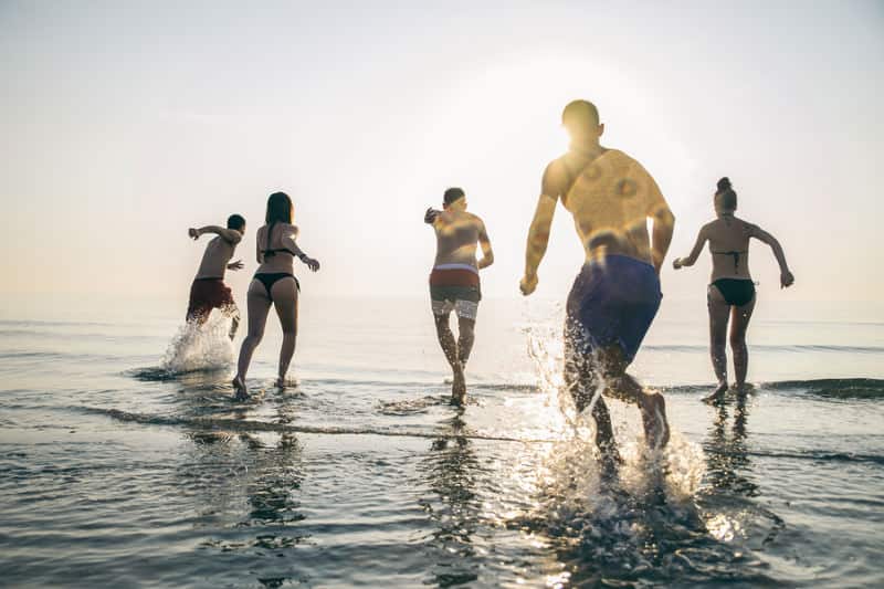 4 Ways Swimming is Better for Your Body Than Running